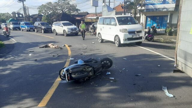 Hantam Truk di Tikungan Megati, Pemotor Tak Sadarkan Diri